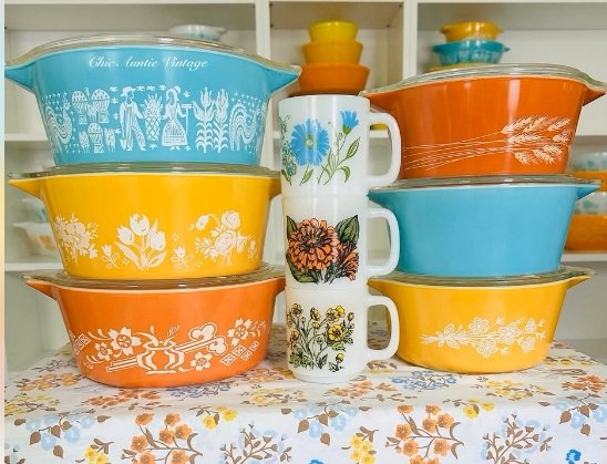 Solve Pyrex Bowls jigsaw puzzle online with 63 pieces