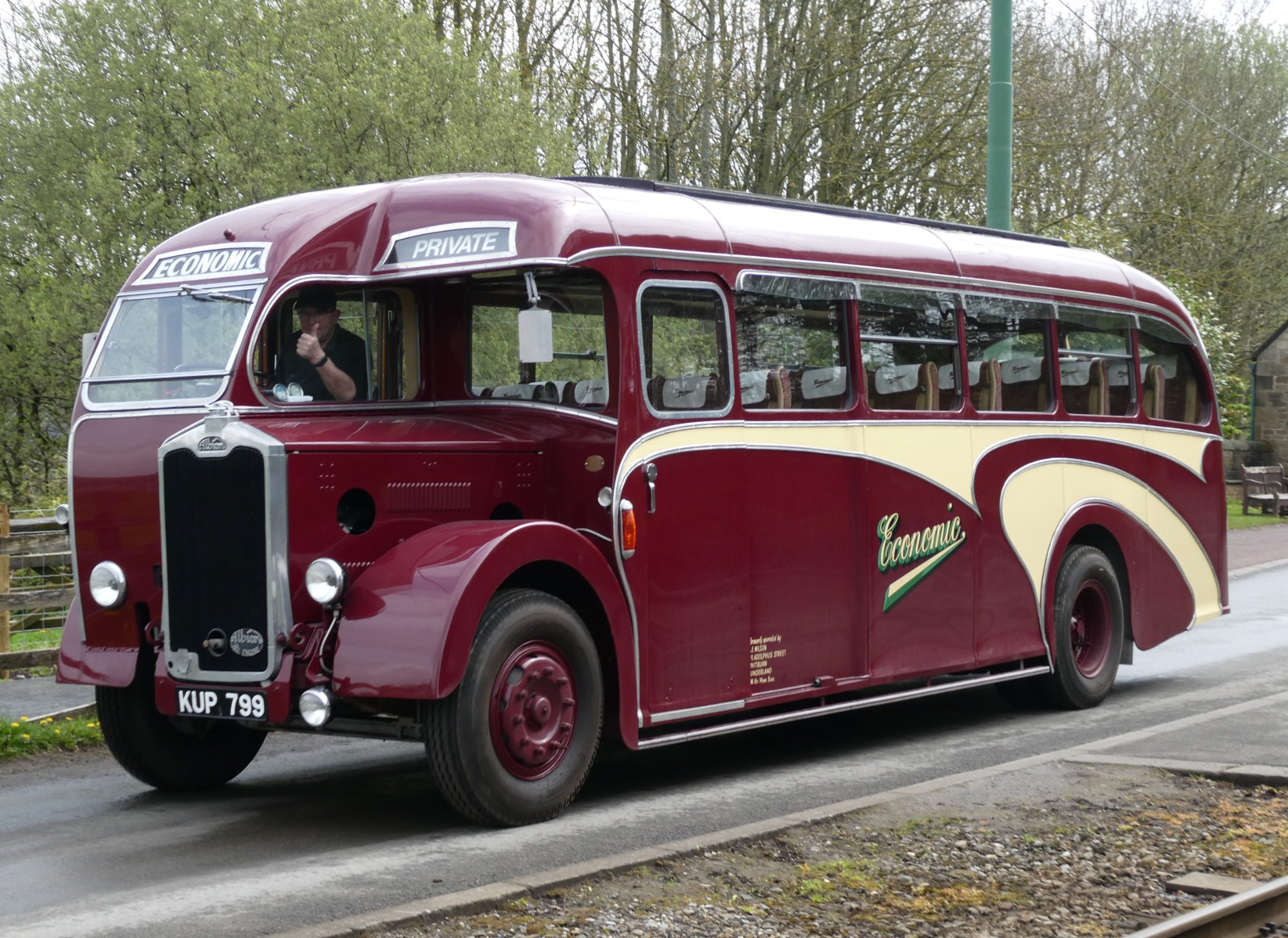 Solve 1949 Albion Valiant Coach jigsaw puzzle online with 204 pieces
