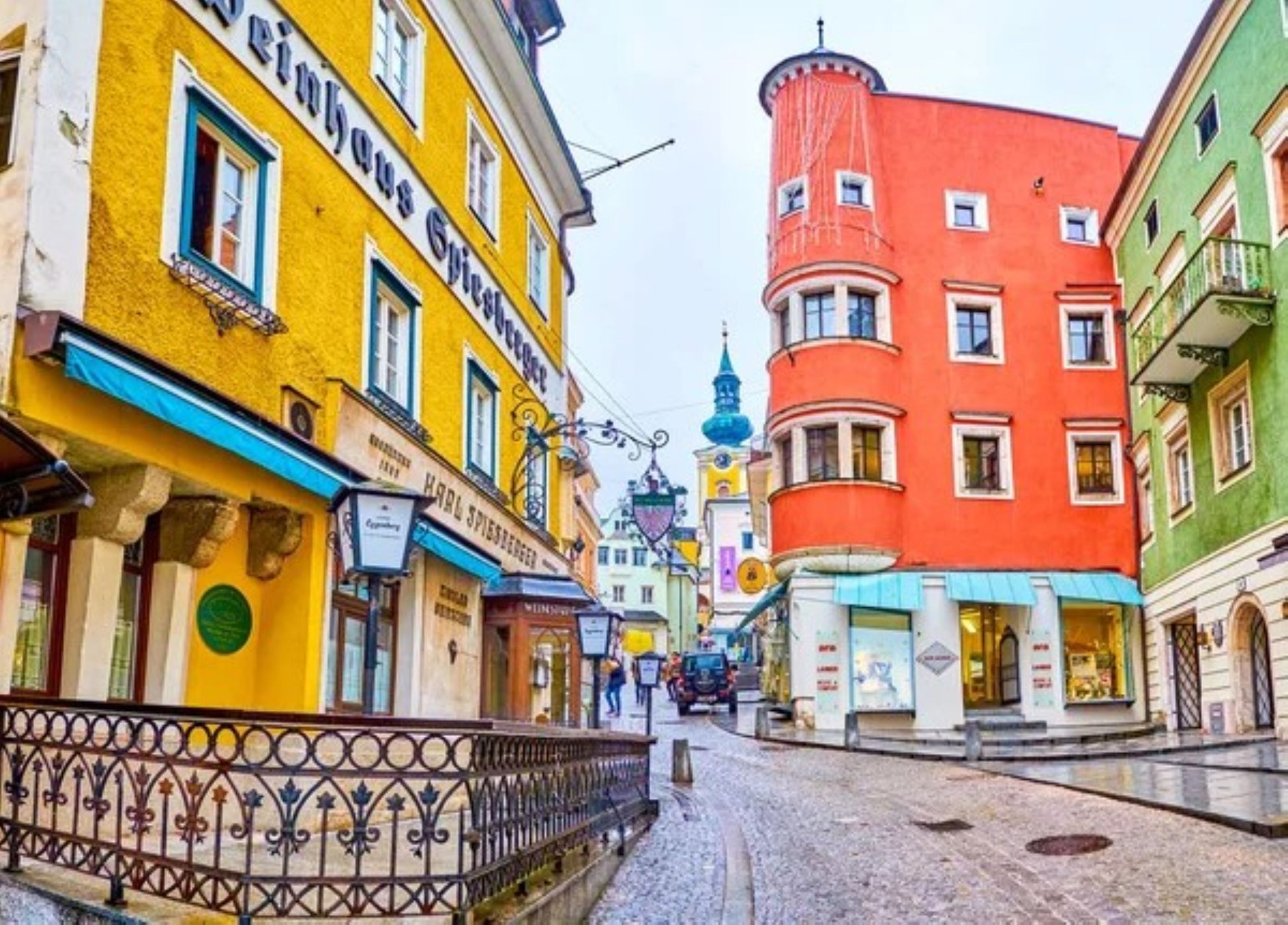 Solve Austria jigsaw puzzle online with 70 pieces