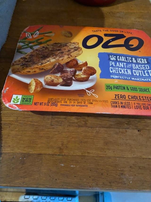 Solve OZO jigsaw puzzle online with 20 pieces