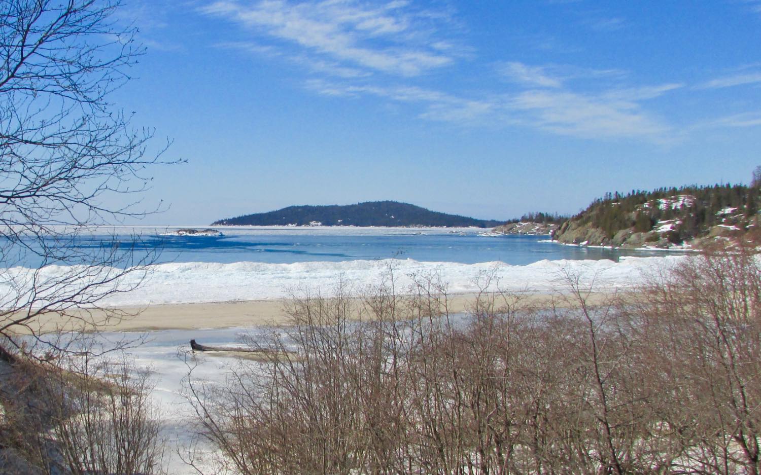Solve Sandy Beach, Wawa jigsaw puzzle online with 77 pieces