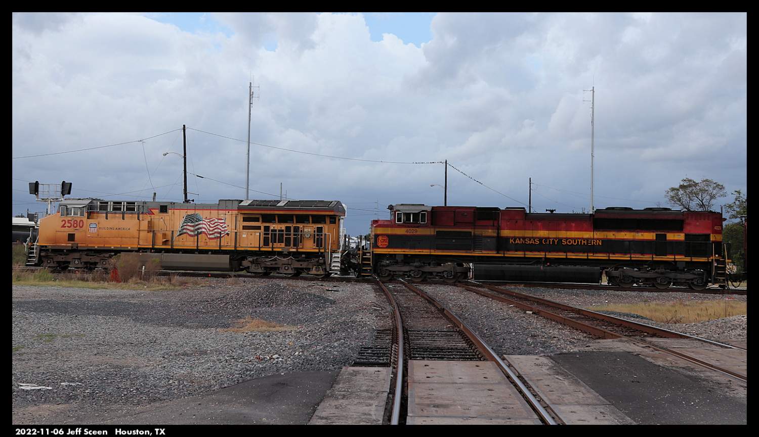 Solve KCS with UP Power jigsaw puzzle online with 60 pieces