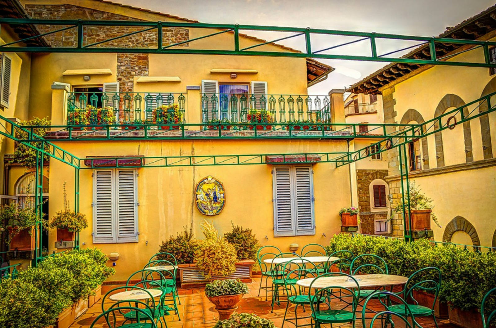 Solve Rooftop Restaurant in Florence, Italy jigsaw puzzle online with ...