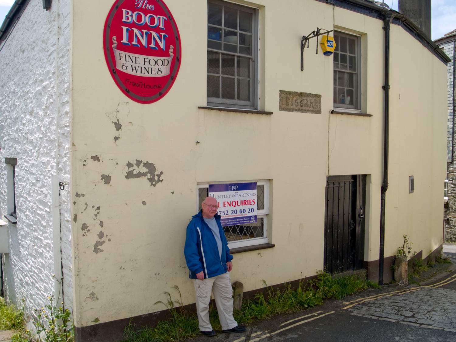 Solve Calstock 16-5-09 boot inn & Harry J jigsaw puzzle online with 108 ...