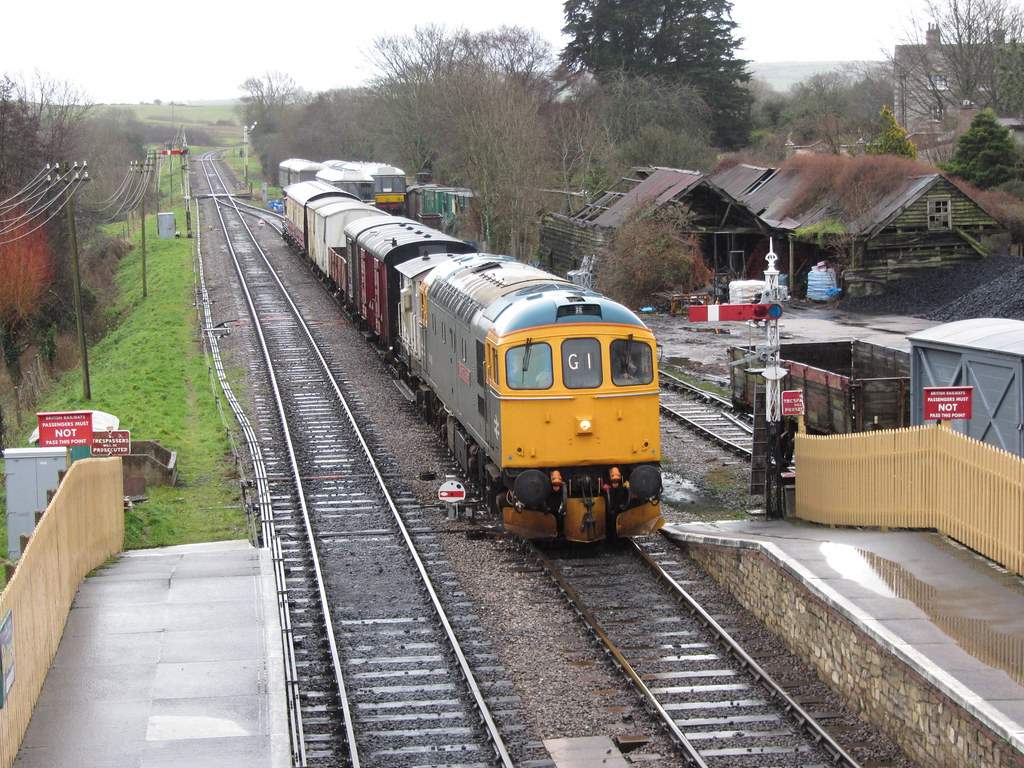 Solve BR Class 33 33202 Dennis G Robinson. jigsaw puzzle online with ...