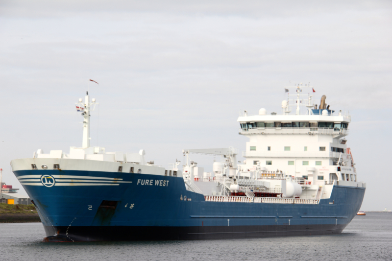 Solve Fure West Chemical Tanker jigsaw puzzle online with 117 pieces