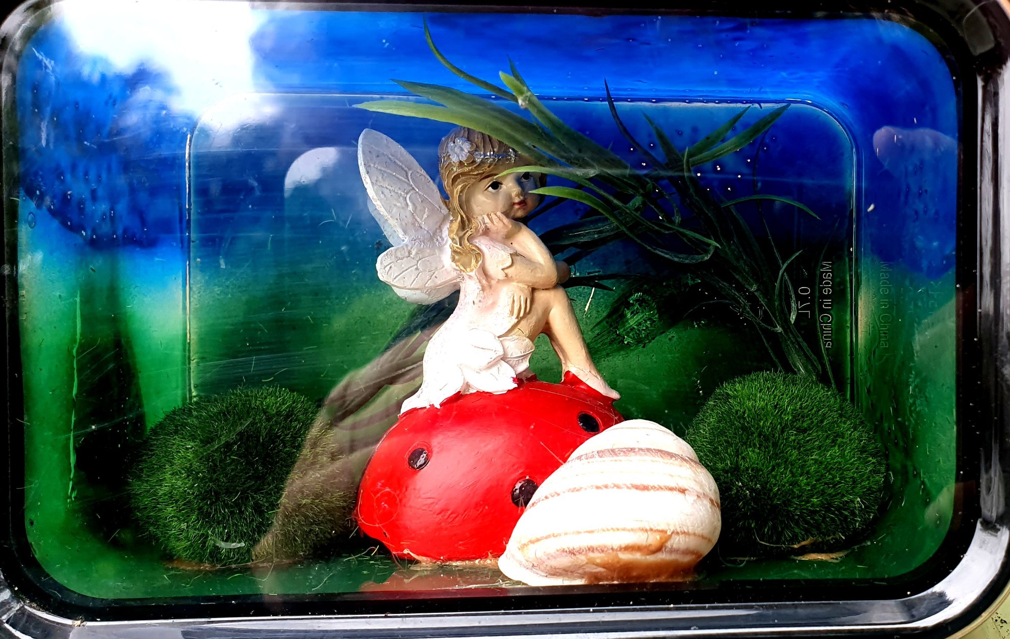 Solve Fairy Cache jigsaw puzzle online with 198 pieces