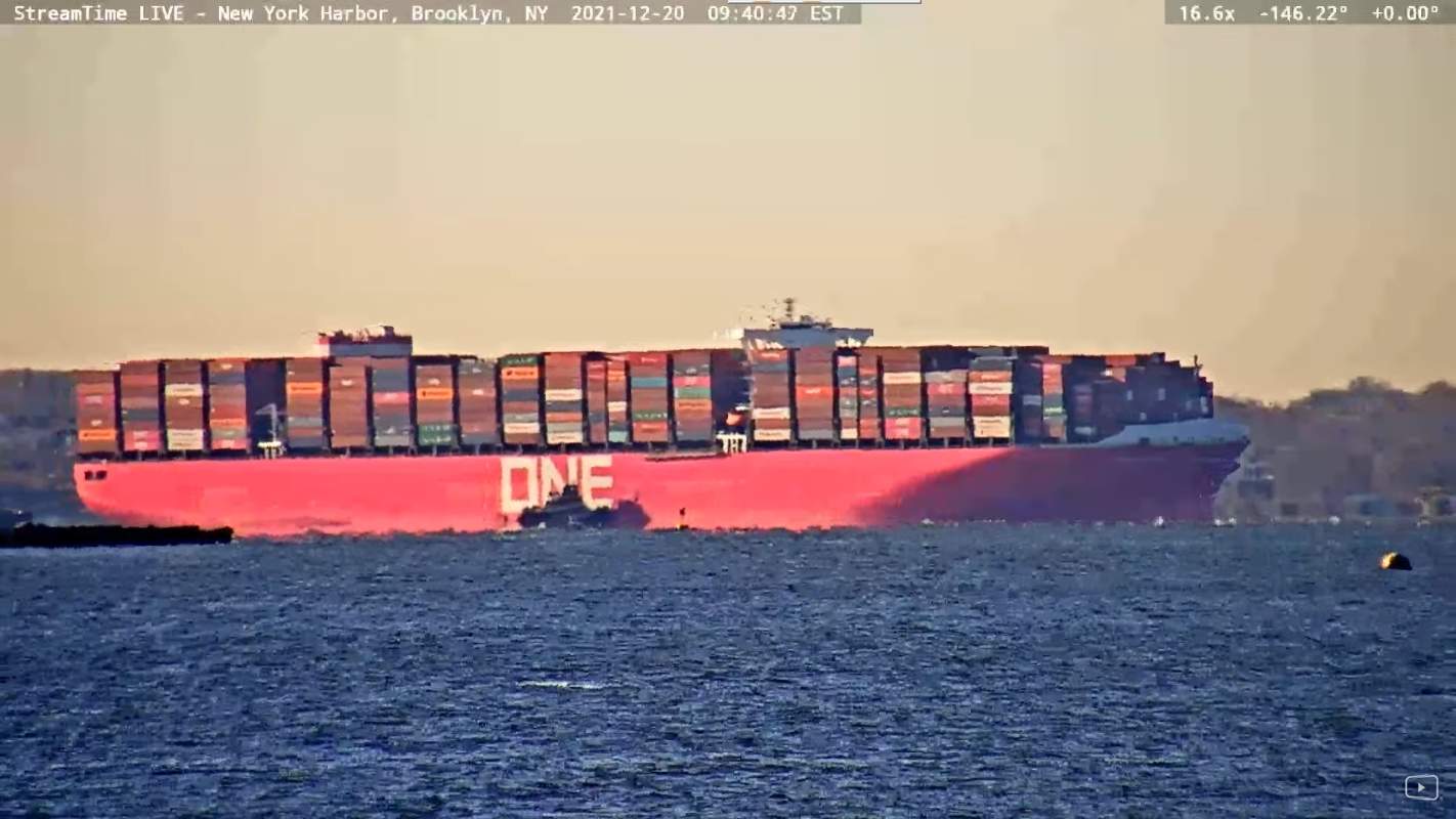 Solve ONE Munchen - Ocean-Going Container Ship - Brooklyn, NY (2021-12-20) jigsaw puzzle online ...