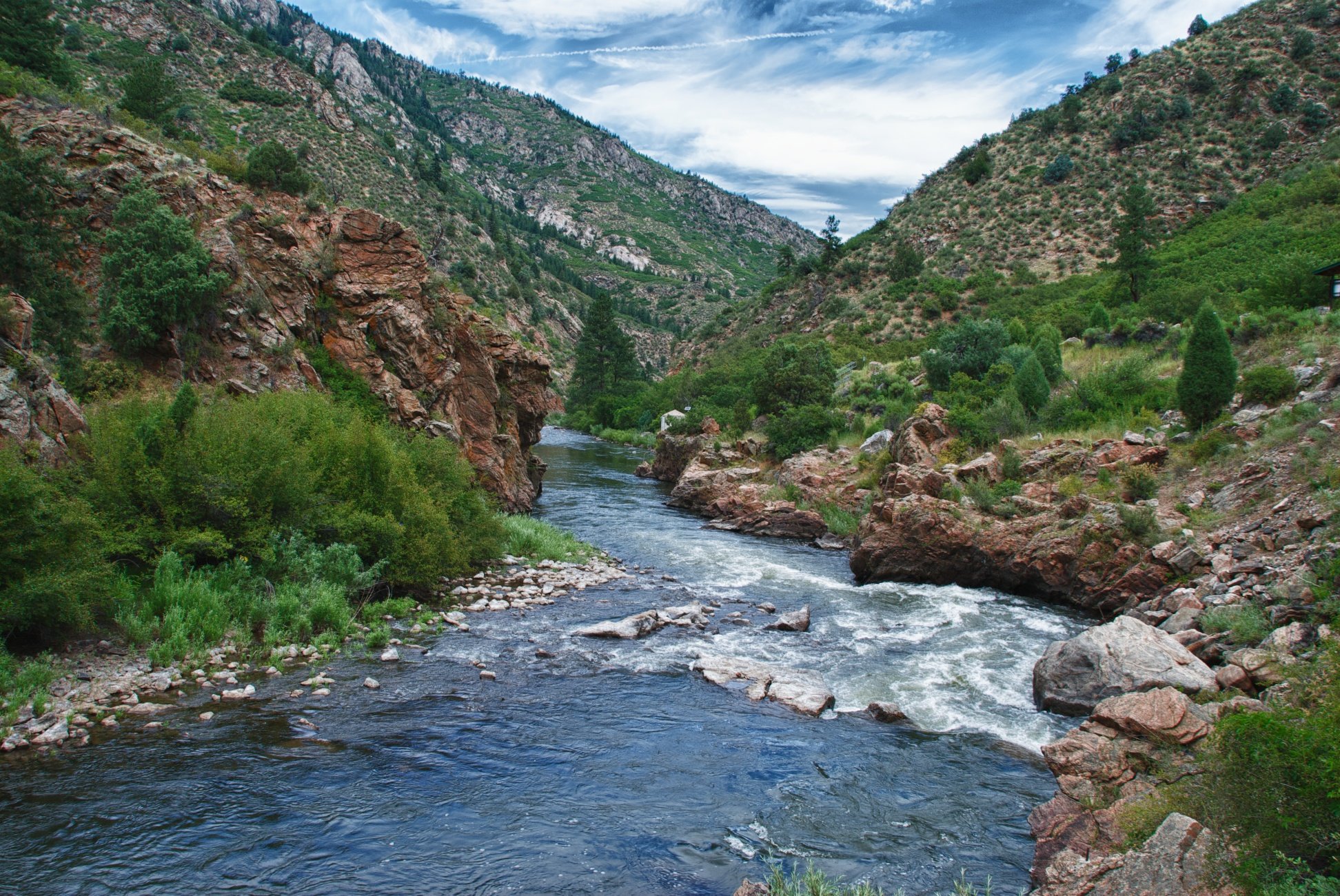 Solve Somewhere in the Rockies jigsaw puzzle online with 345 pieces