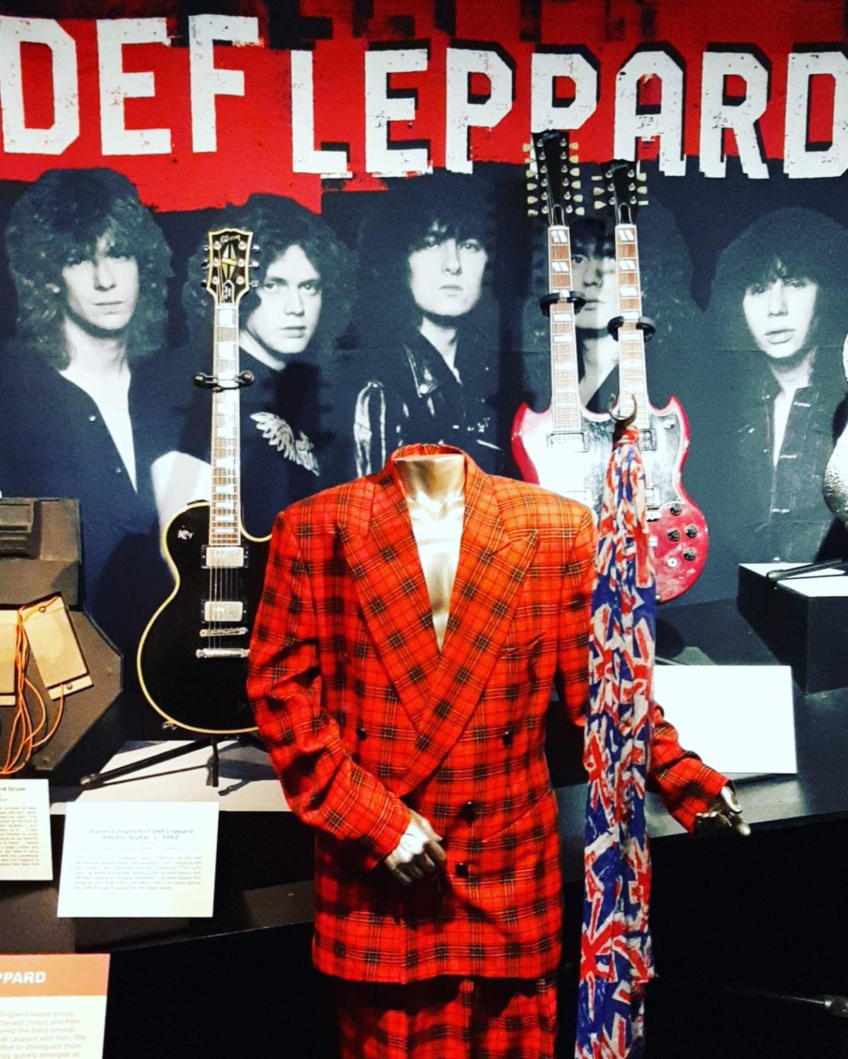 Solve Def Leppard - Rock N Roll Hall of Fame jigsaw puzzle online with ...