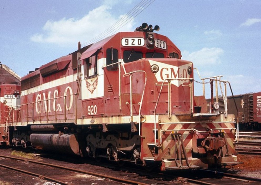 Solve GM&O 920 jigsaw puzzle online with 150 pieces