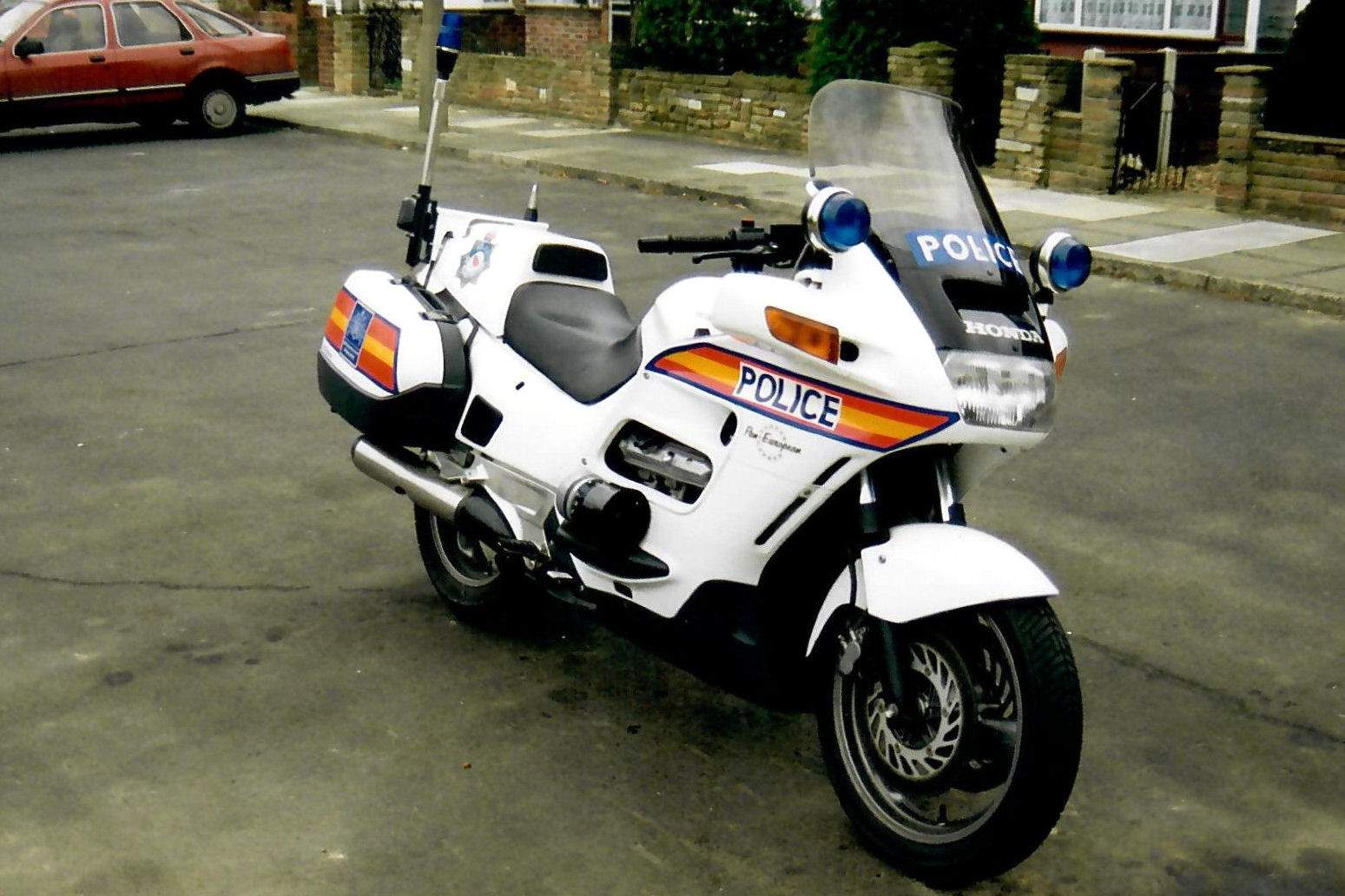 Solve Honda ST1100 Pan European Police Demonstrator jigsaw puzzle ...