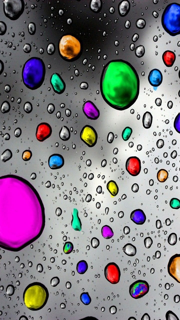 Solve water drops jigsaw puzzle online with 91 pieces