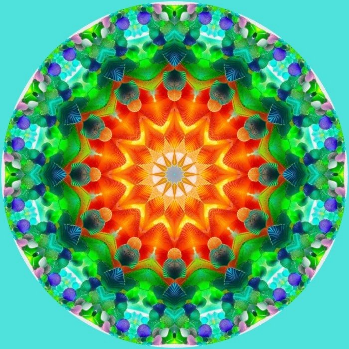 Jigsaw Puzzle | 25 pieces | Sunshine and Sea Glass | Jigidi