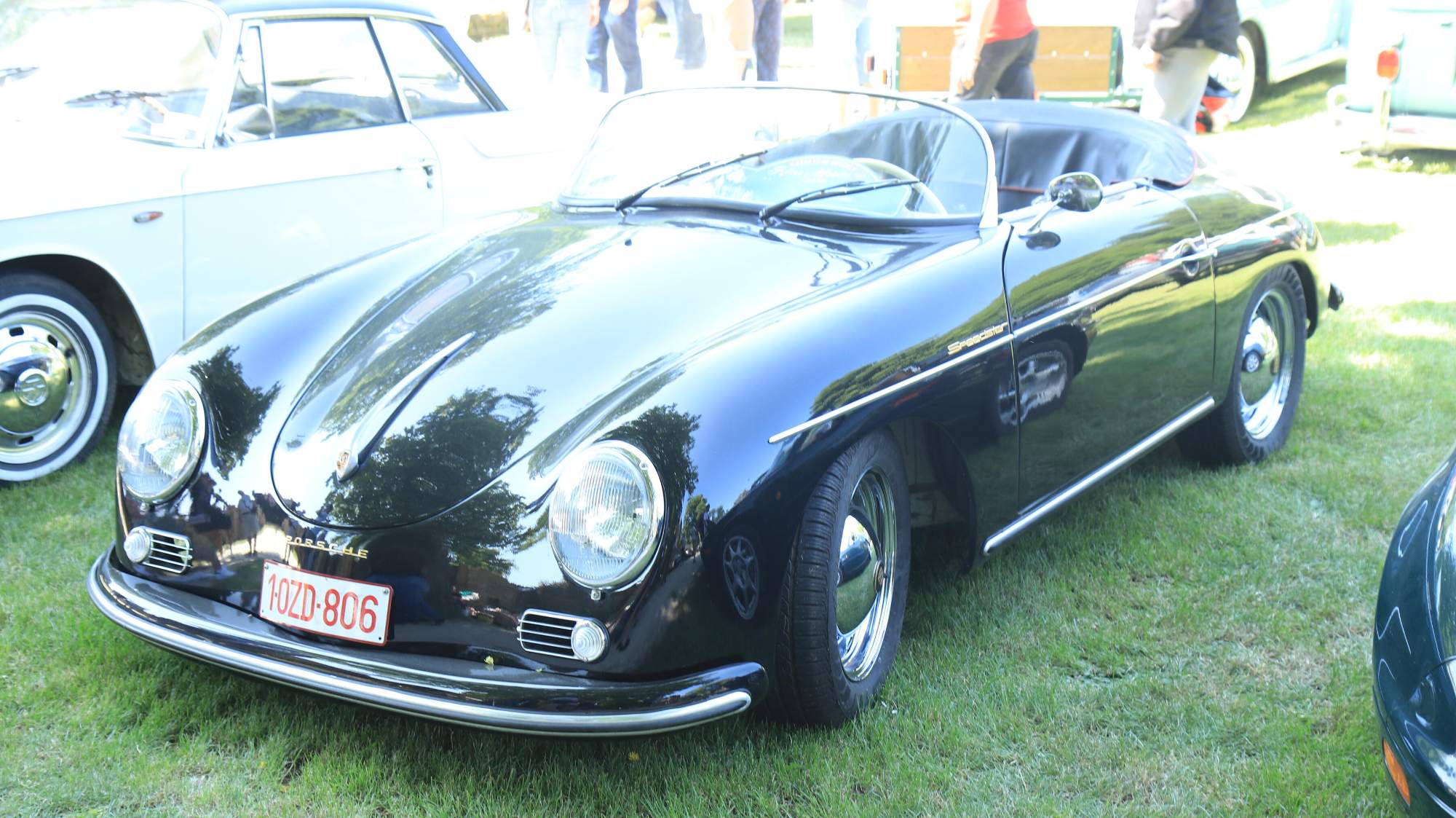 Solve Porsche "356 spider" - 1955 jigsaw puzzle online with 220 pieces