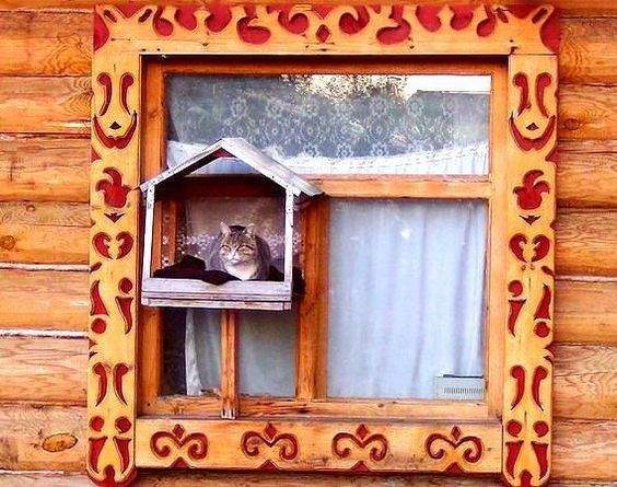 Solve BEAUTIFUL WINDOW jigsaw puzzle online with 63 pieces