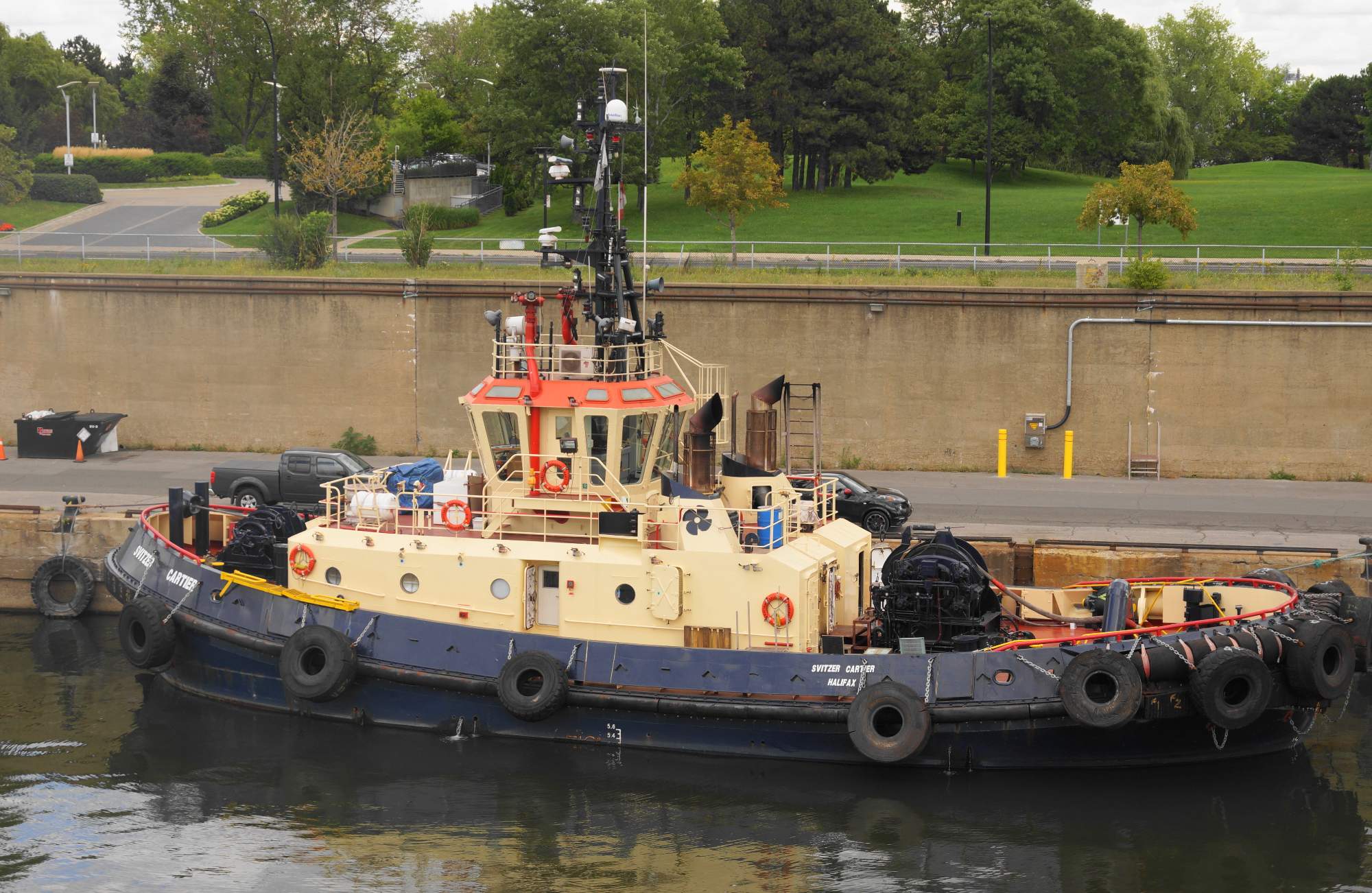 Solve Svitzer Cartier Montréal 2016 jigsaw puzzle online with 600 pieces