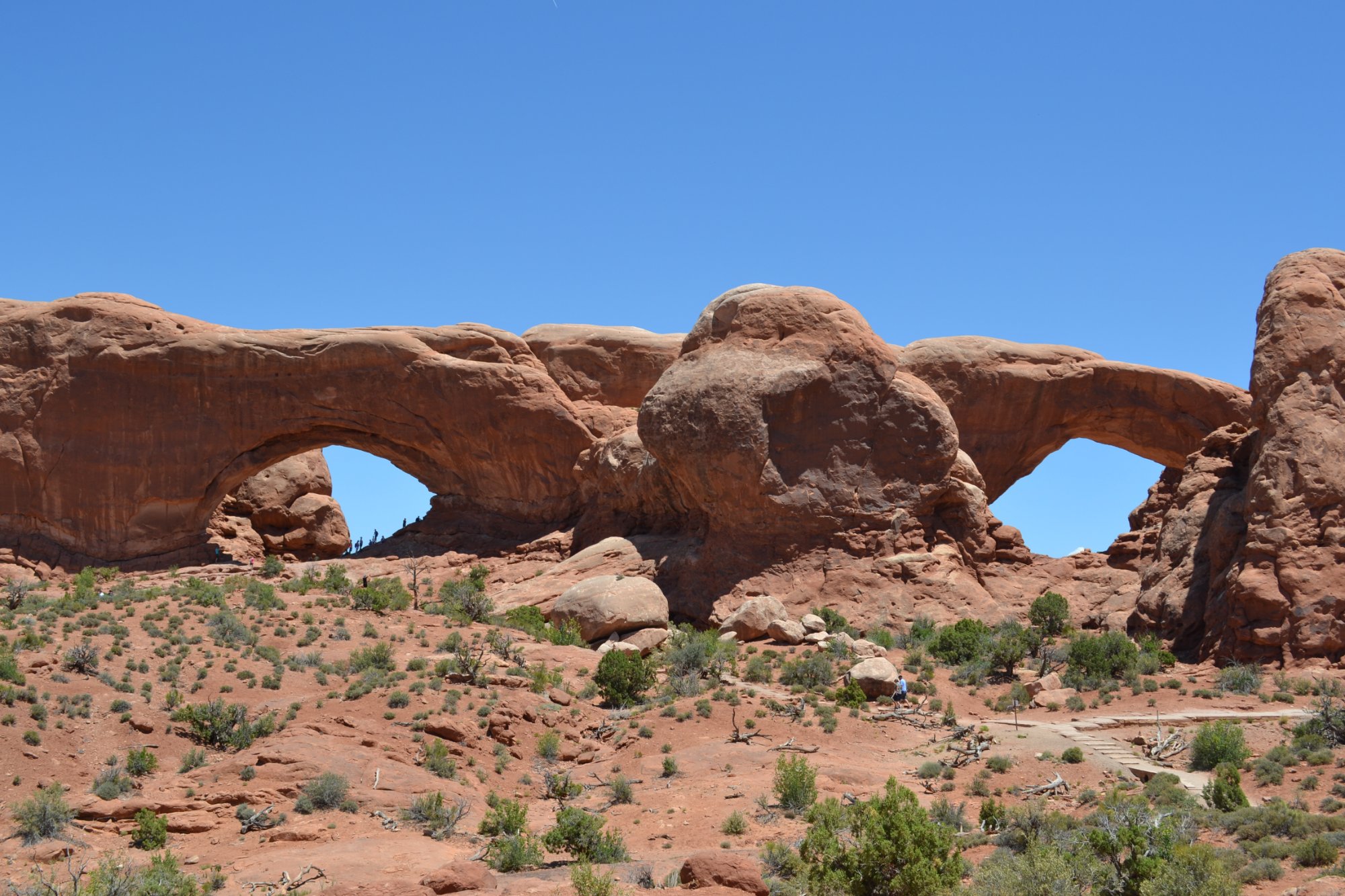 Solve Double Arch at Arches National Park in Utah jigsaw puzzle online with 96 pieces