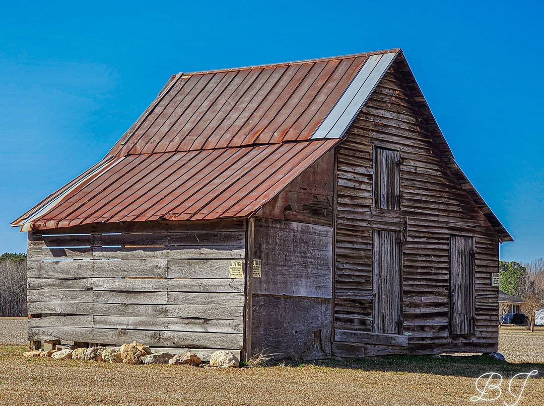 Solve Kenly North Carolina Barn BB jigsaw puzzle online with 252 pieces Solve Kenly North Carolina Barn BB jigsaw puzzle online with 252 pieces