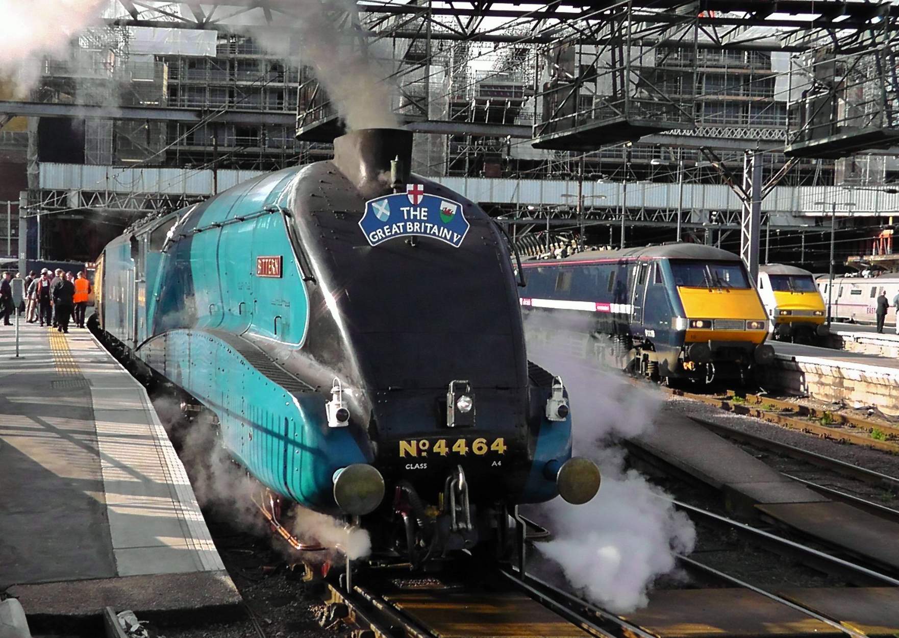 Solve LNER Class A4 4-6-2 4464 Bittern. jigsaw puzzle online with 150 ...