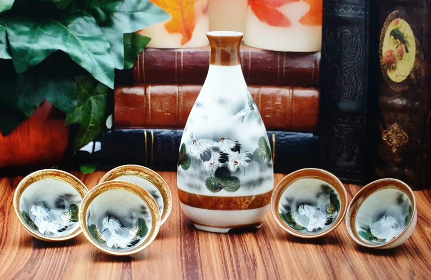 Solve BEAUTIFUL WHITE CRANE SAKE FLASK WITH CUPS jigsaw puzzle online ...