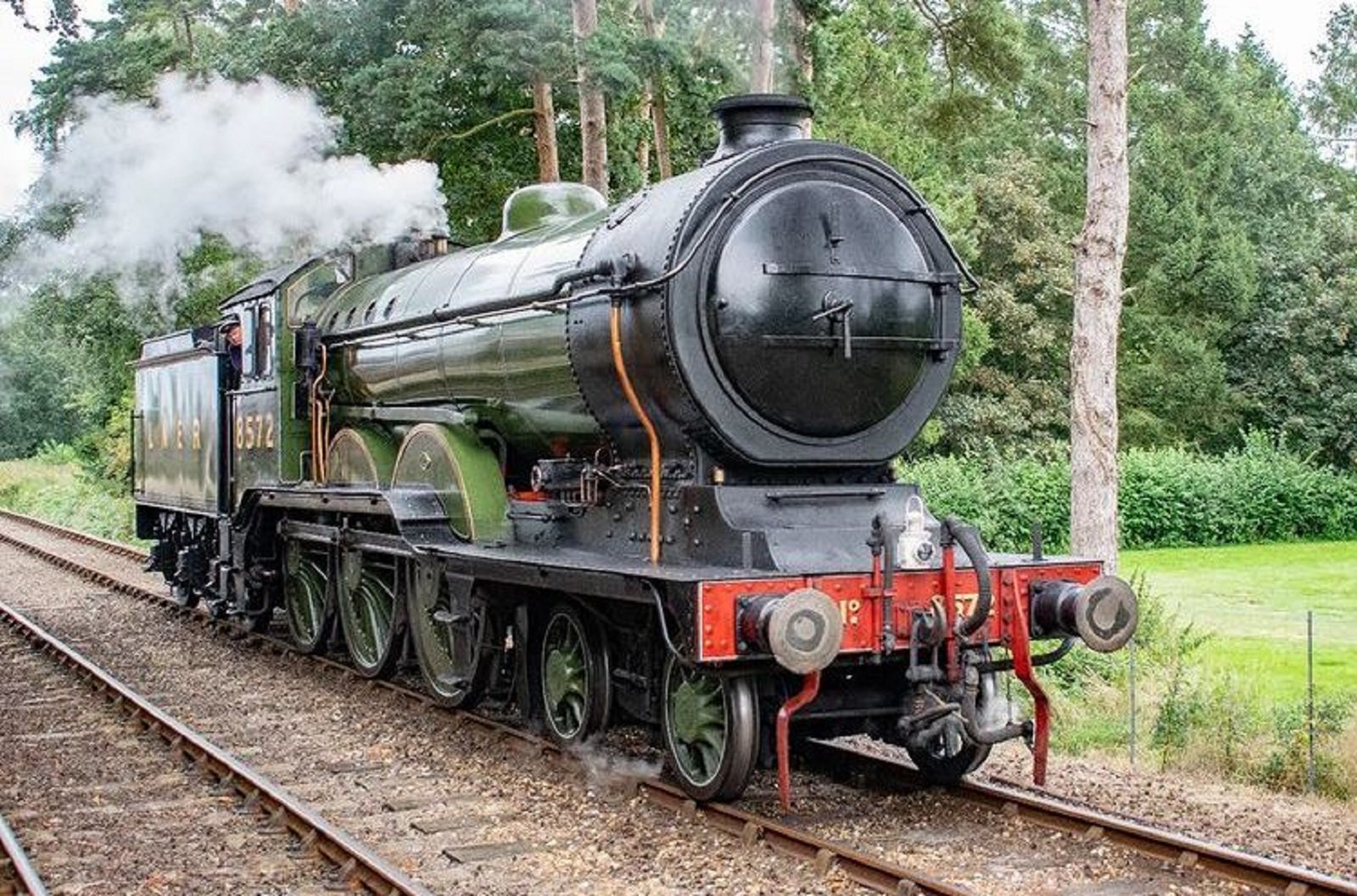Solve LNER Class B12 4-6-0 8572. jigsaw puzzle online with 117 pieces