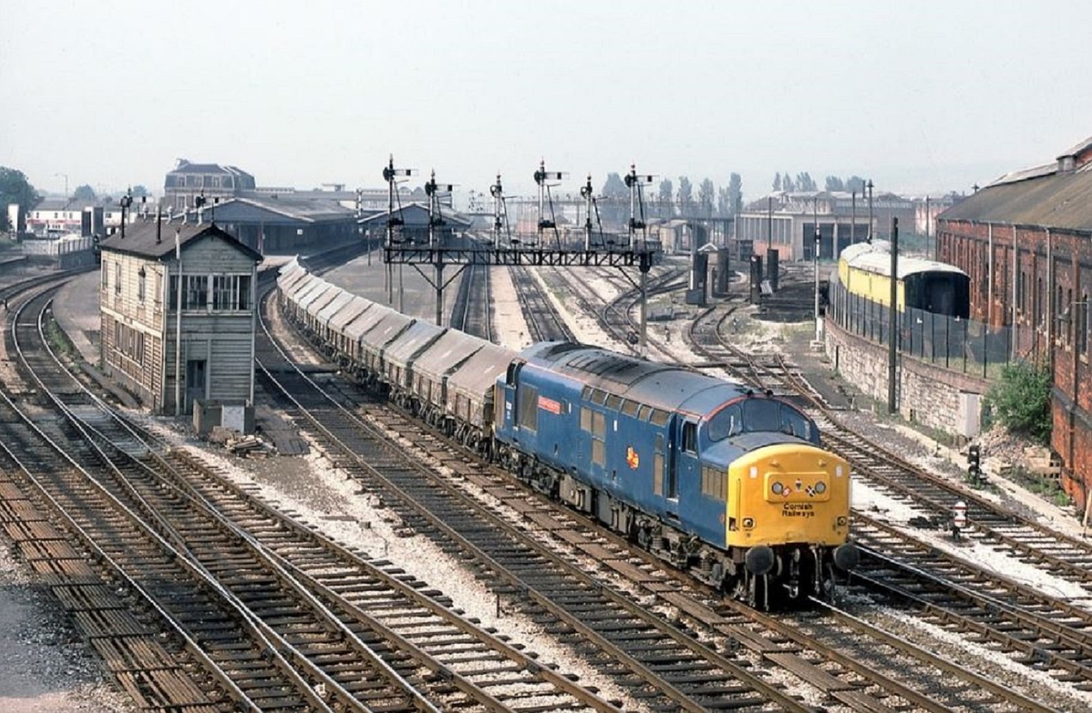 Solve BR Class 37 37207 William Cookworthy at Newton Abbot, 1986 ...