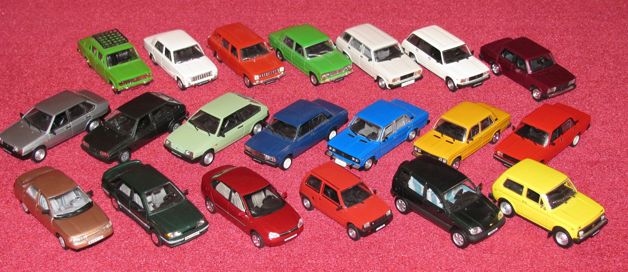 Solve Collection_of_cars_1-43_scale_-VAZ_3 jigsaw puzzle online with ...