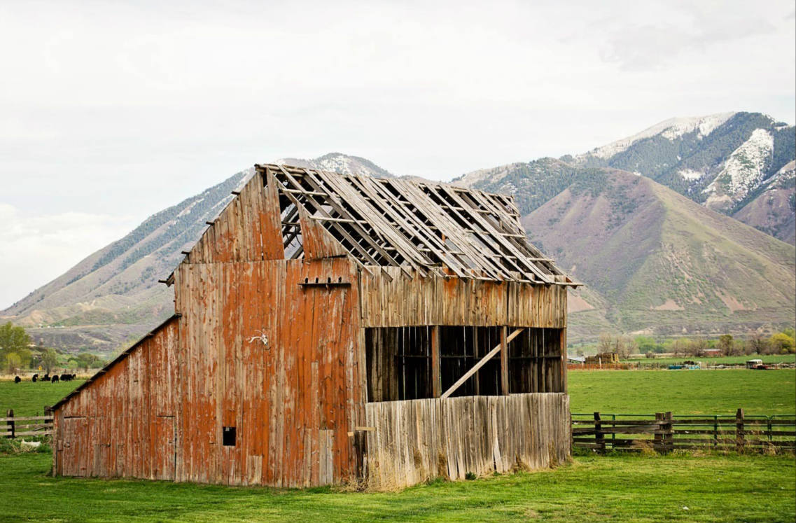 Solve Old Red Barn in Spanish Fork, Utah jigsaw puzzle online with 35 ...