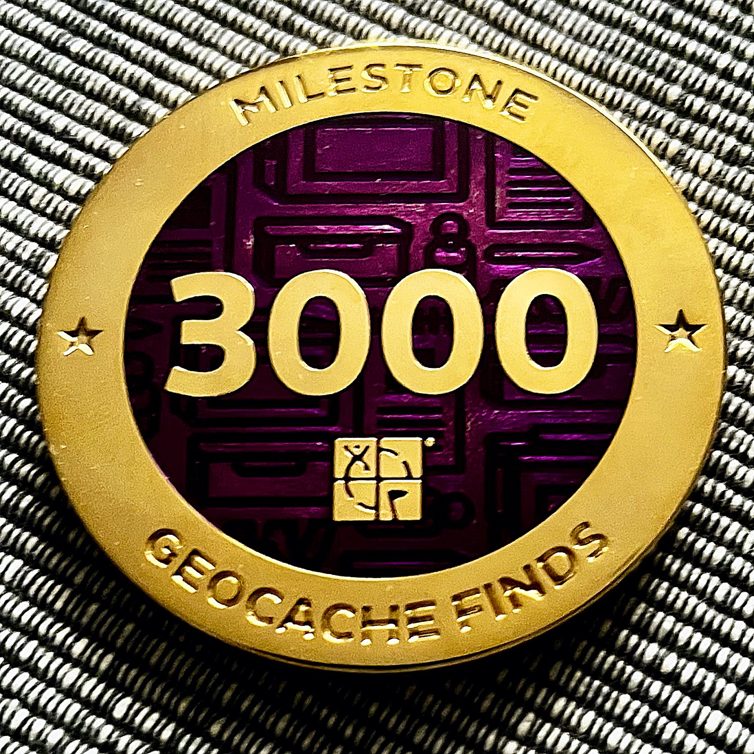Solve Geocoin 3000 jigsaw puzzle online with 81 pieces