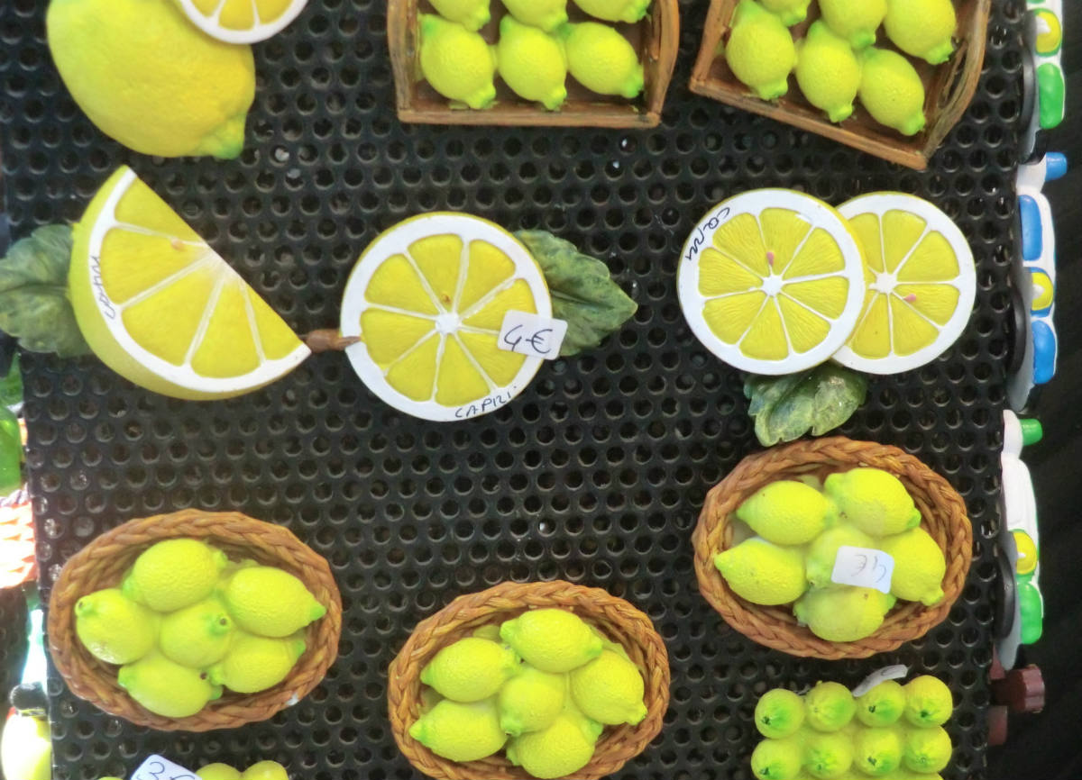 Solve lemons jigsaw puzzle online with 63 pieces