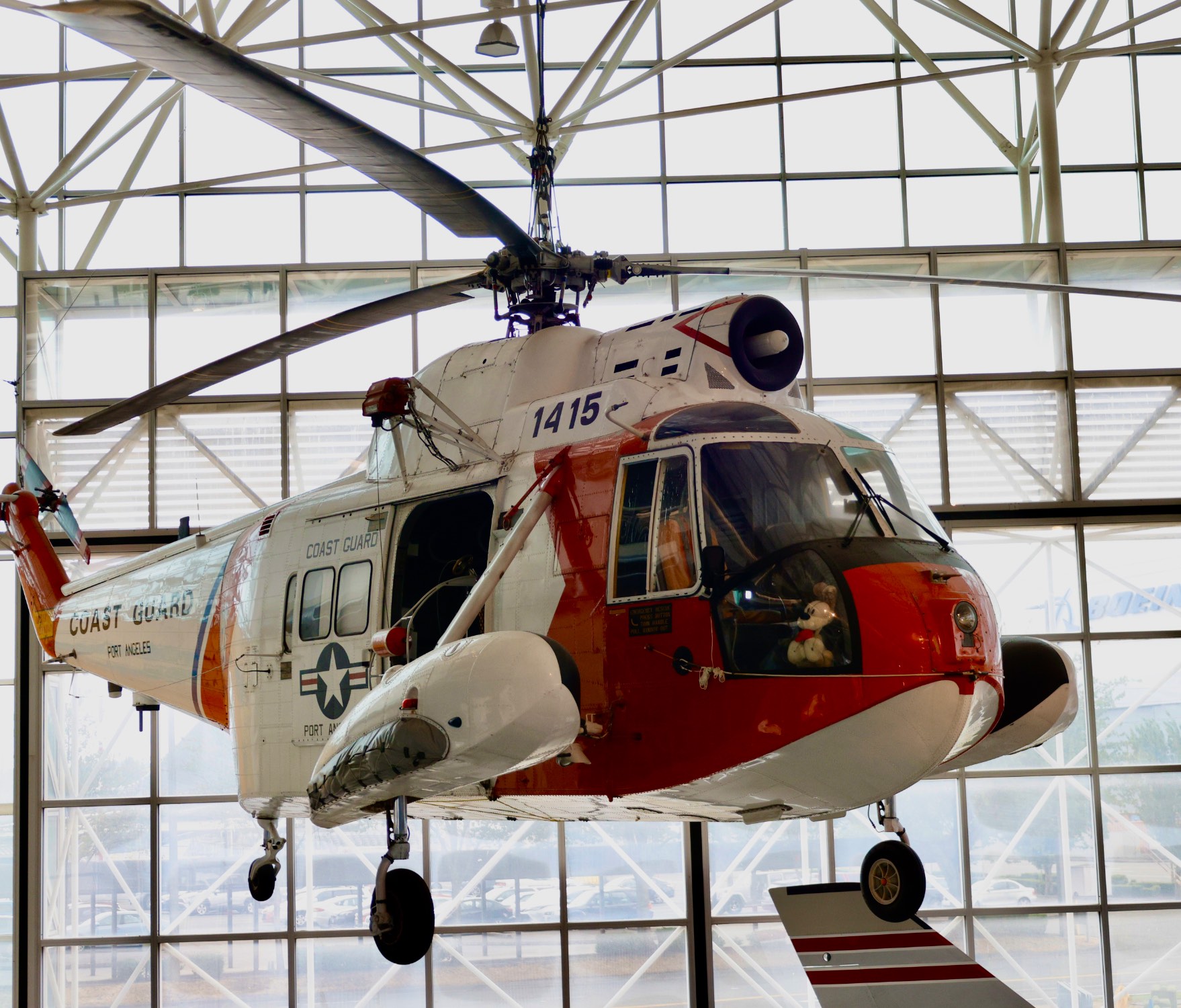 Solve Sikorsky HH-52A Seaguard jigsaw puzzle online with 72 pieces