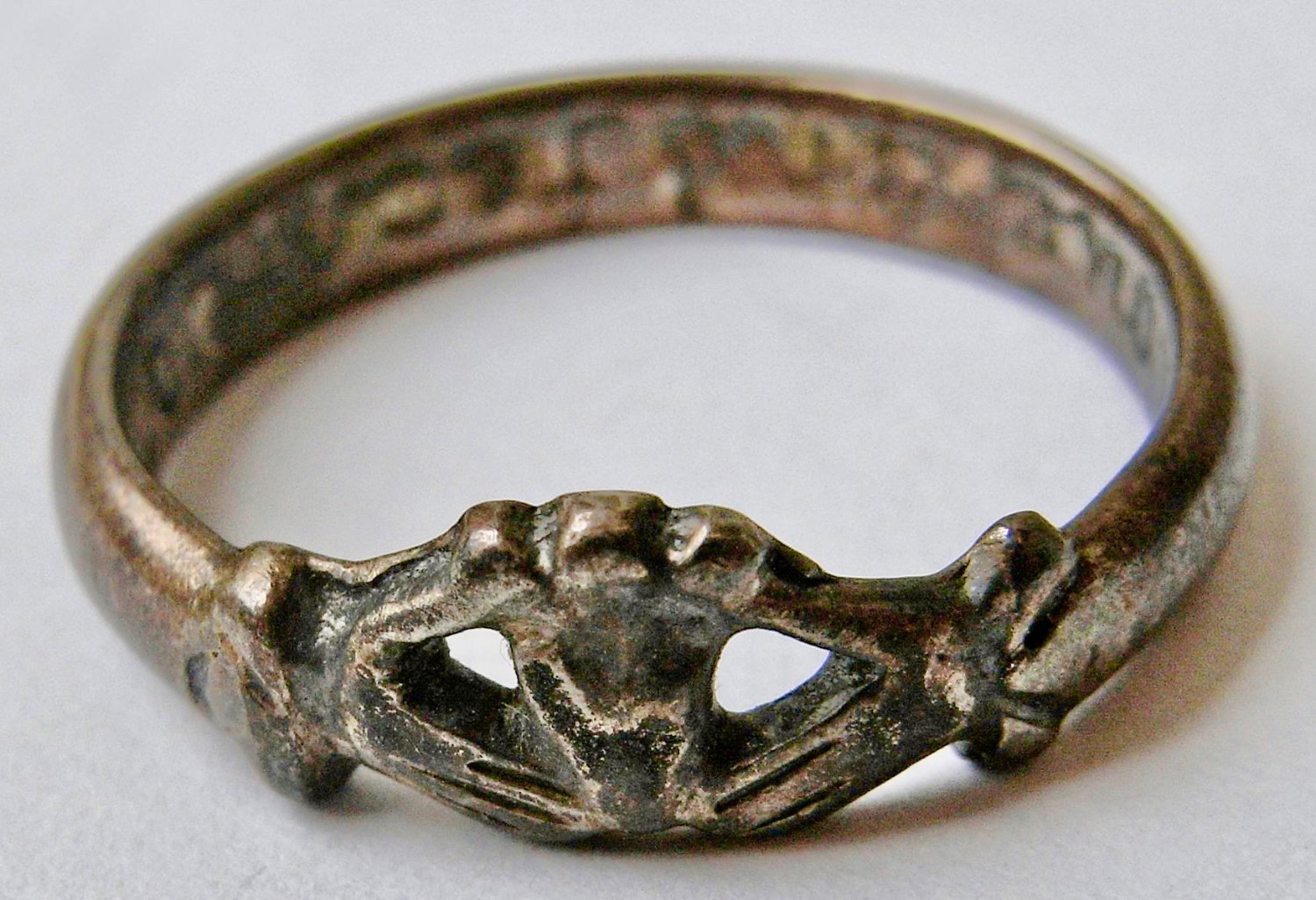 Solve 17th-18th Century Irish Claddagh Ring jigsaw puzzle online with ...