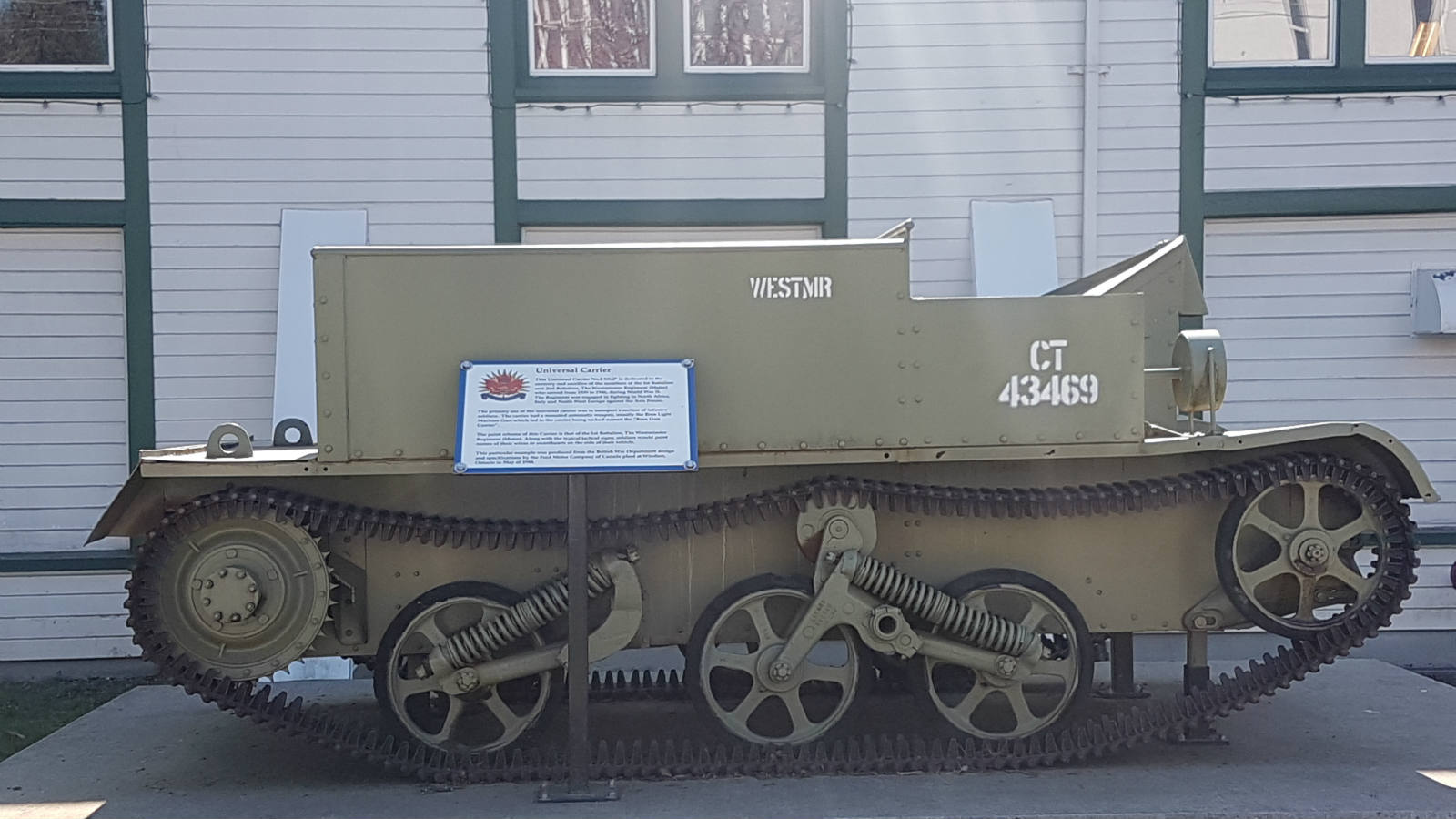 Solve Army Vehicle jigsaw puzzle online with 286 pieces