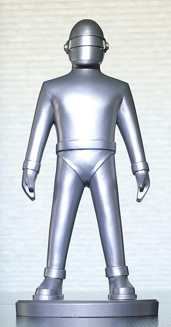 Solve GORT jigsaw puzzle online with 18 pieces