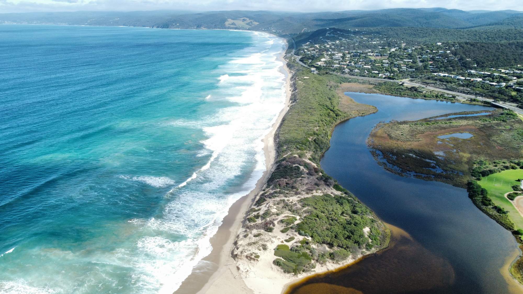 Solve ocean inlet jigsaw puzzle online with 336 pieces