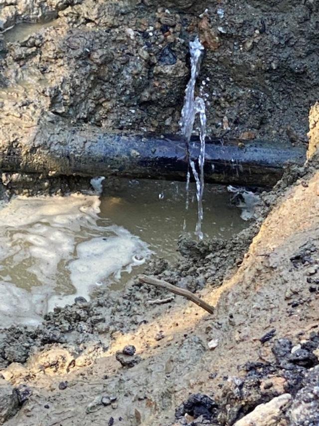 Solve The broken pipe jigsaw puzzle online with 20 pieces