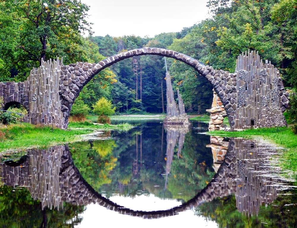 Solve Rakotzbrücke in Gablenz - Germany jigsaw puzzle online with 88 pieces
