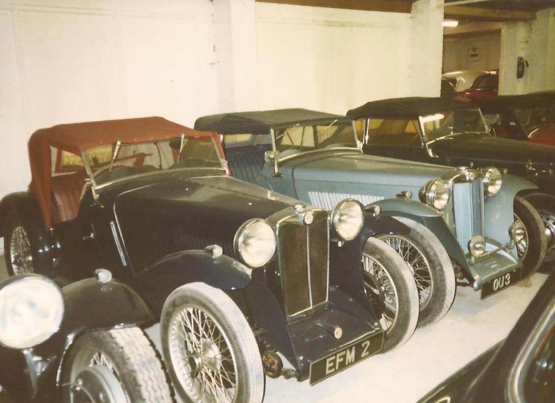 Solve MG Examples 1 jigsaw puzzle online with 140 pieces