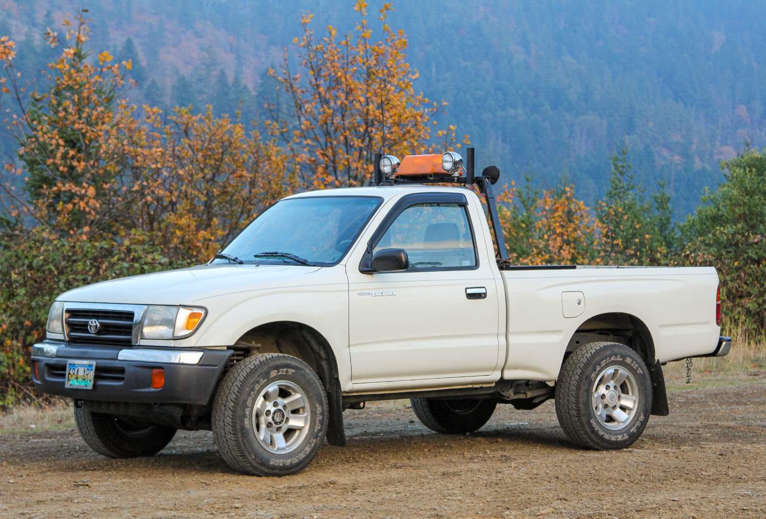 Solve OUR OLD PICKUP jigsaw puzzle online with 96 pieces