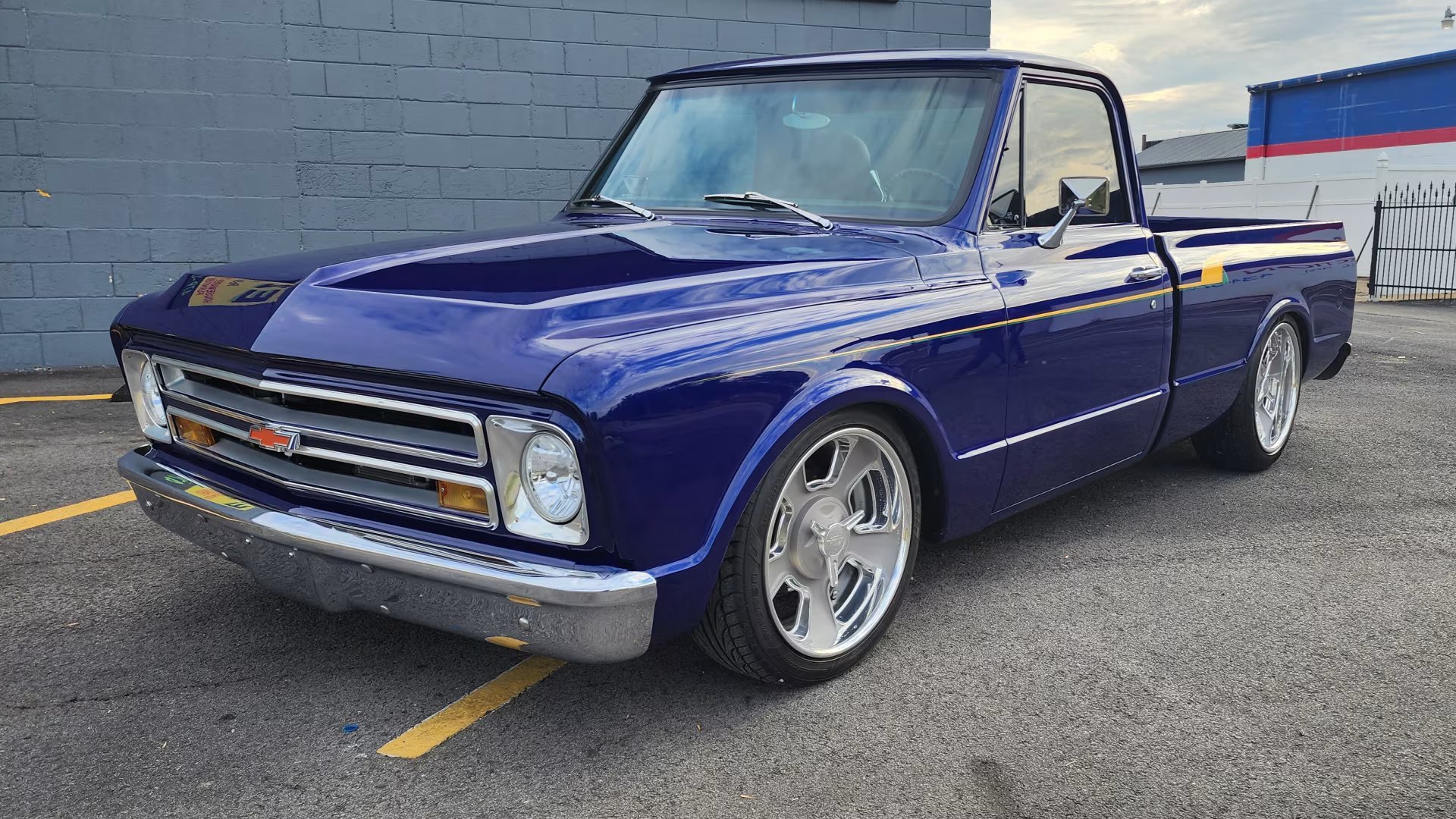Solve 1969 Chevrolet C10 Pickup jigsaw puzzle online with 112 pieces