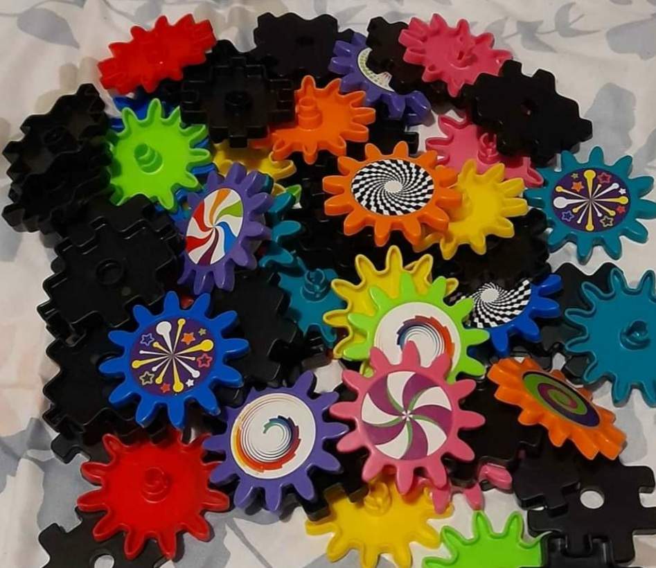 Solve SPIN THE WHEEL jigsaw puzzle online with 72 pieces