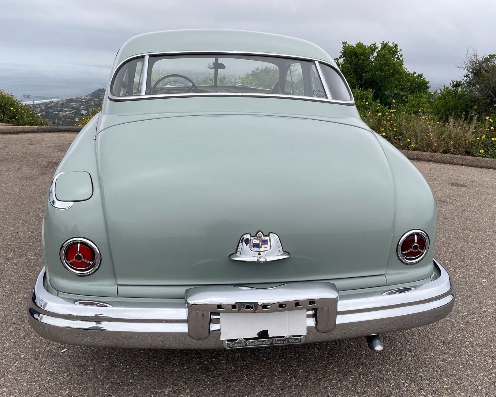 Solve 1950 Lincoln rear jigsaw puzzle online with 80 pieces