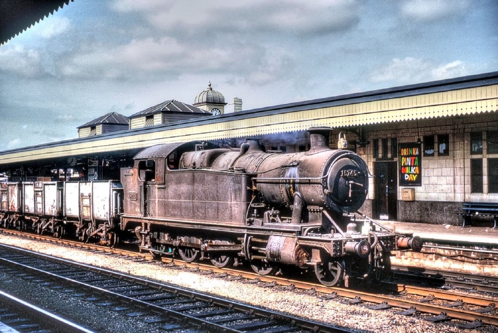 Jigsaw Puzzle | 176 pieces | GWR 5205 Class 2-8-0T 5245 at Cardiff ...