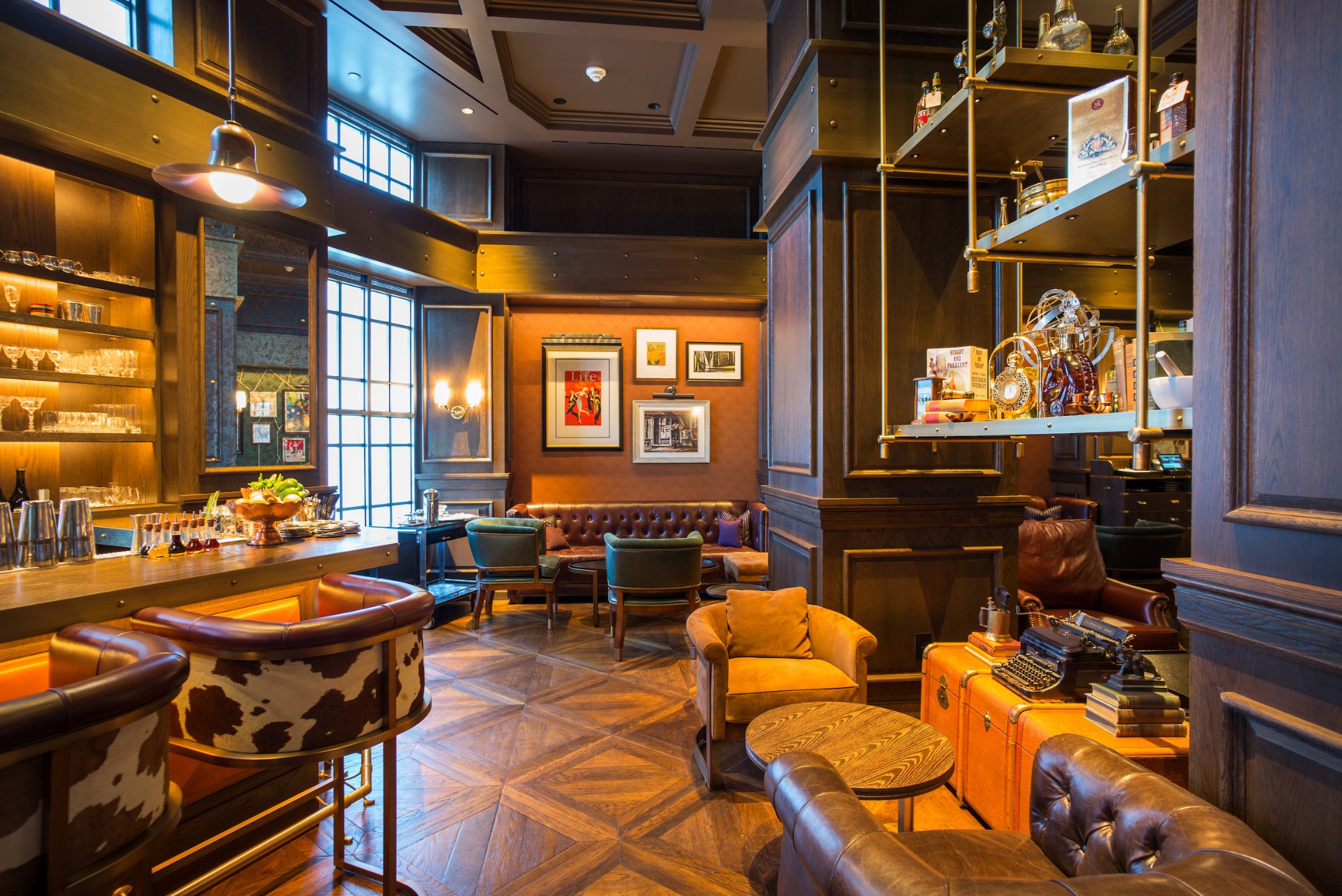 Solve Cozy Hotel Bar jigsaw puzzle online with 96 pieces