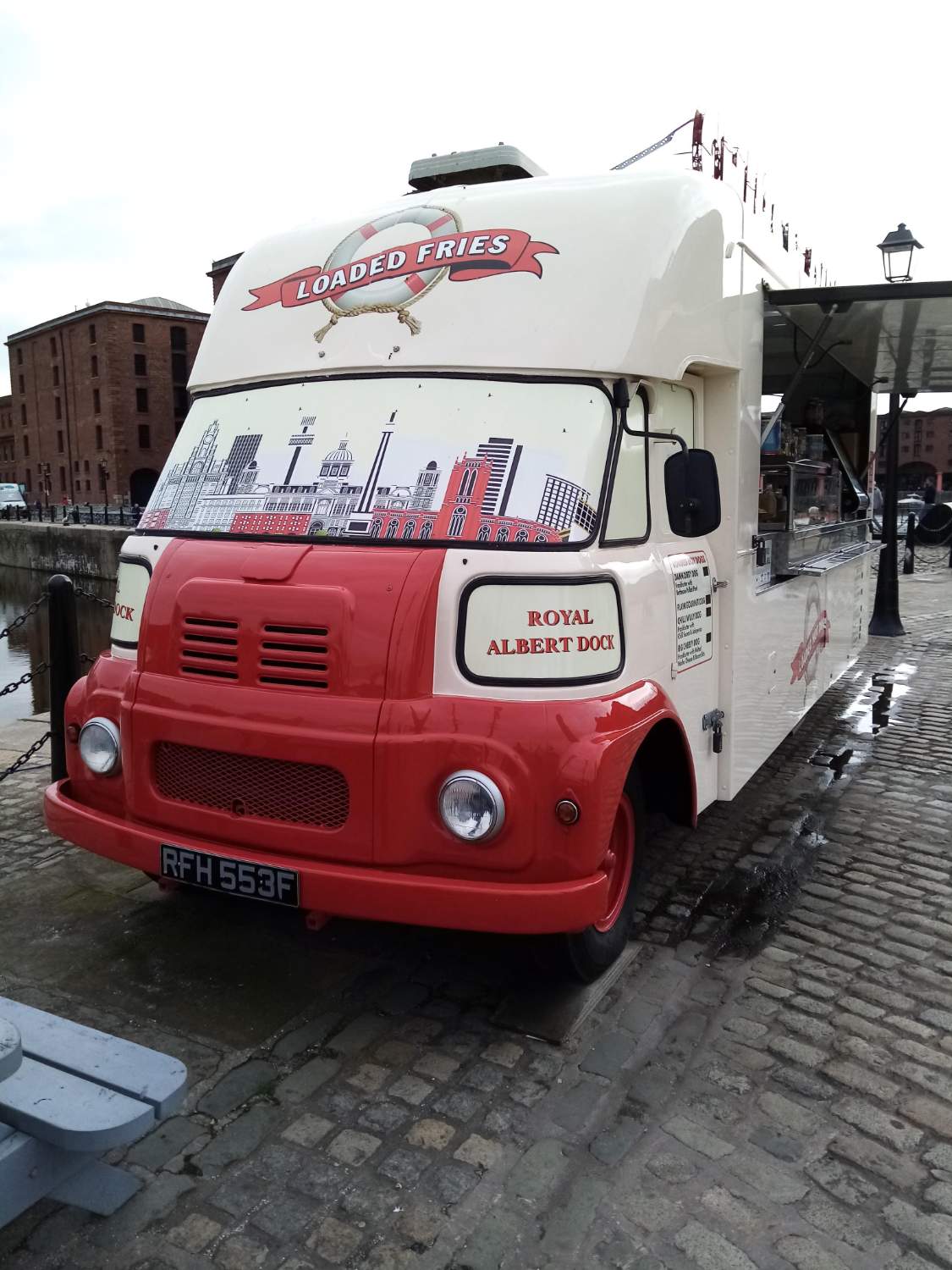 Solve BMC, LEYLAND, AUSTIN, MORRIS? jigsaw puzzle online with 130 pieces