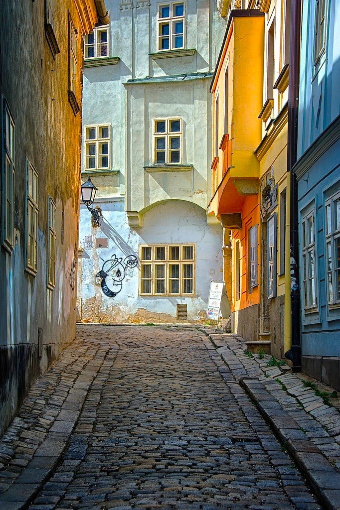 Solve Bratislava, Slovakia jigsaw puzzle online with 117 pieces