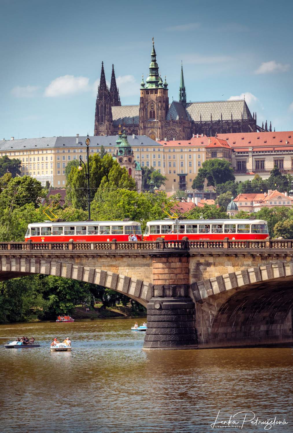 Solve Tramvaj na Mánesově mostě, Praha - Tram on Mánes Bridge, Prague ...
