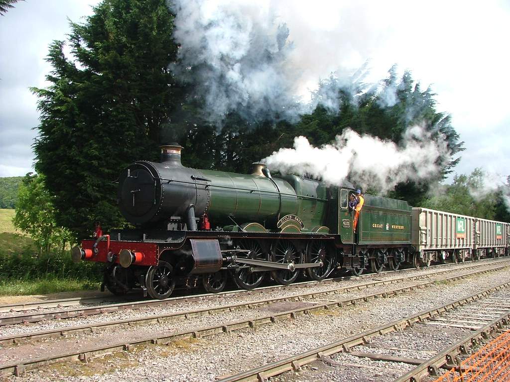 Solve GWR Hall Class 4-6-0 4936 Kinlet Hall. jigsaw puzzle online with ...