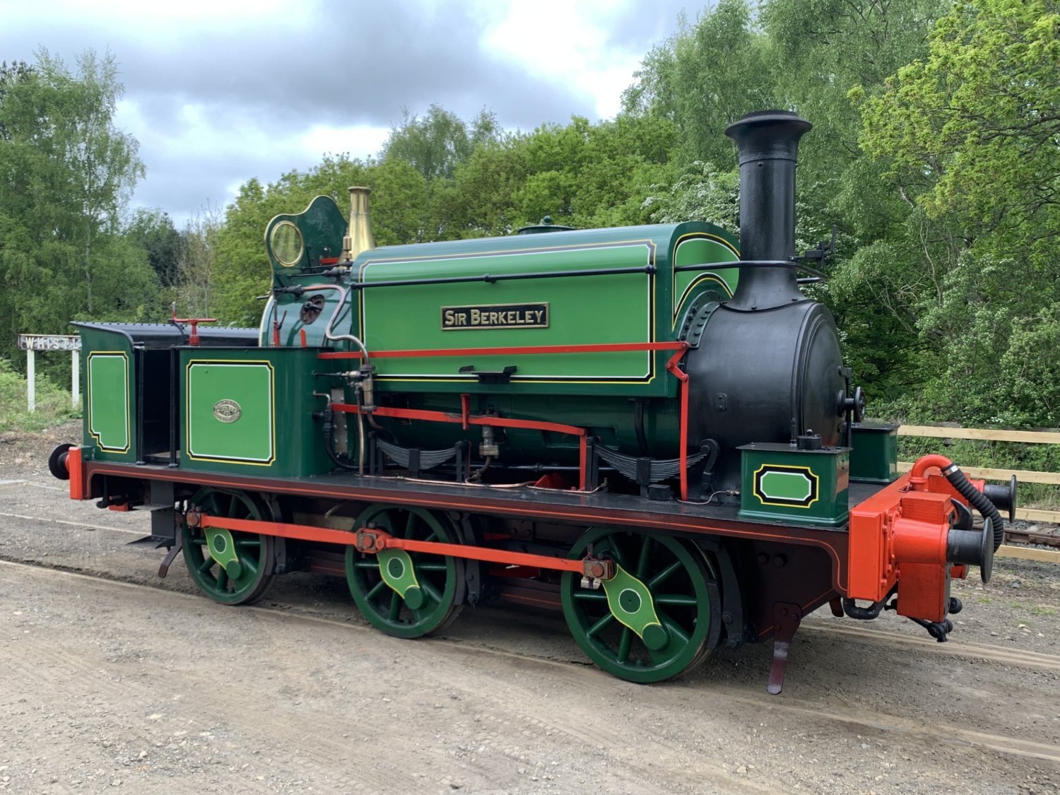 Solve Manning Wardle 0-6-0ST No. 1210 'Sir Berkeley' jigsaw puzzle ...